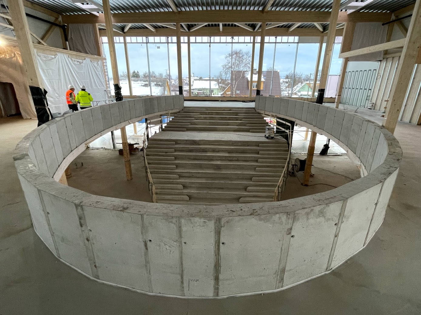 Sügisel avatav Saaremaa Gümnaasiumi koolihoone saavutas täiskõrguse ...